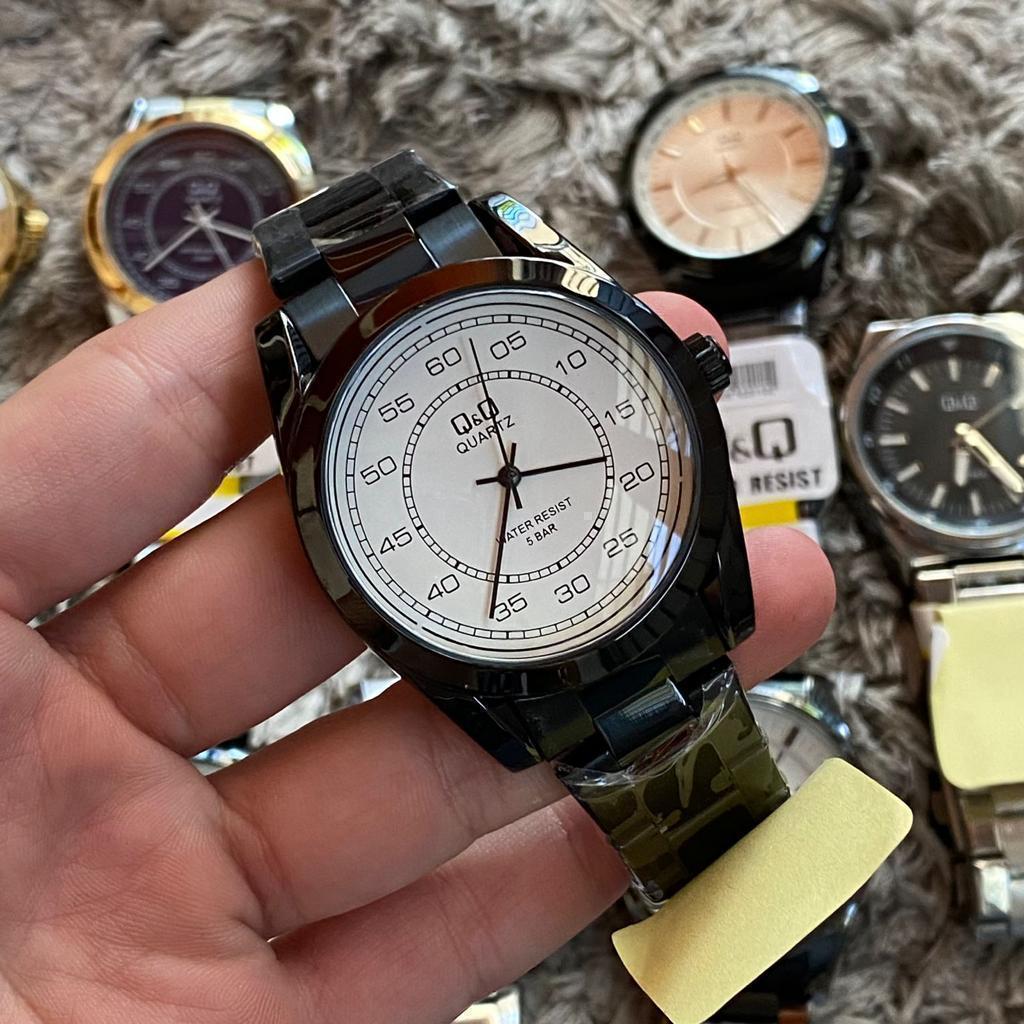 QyQ Caballero Negro Fondo Blanco – Aravegas con Clase